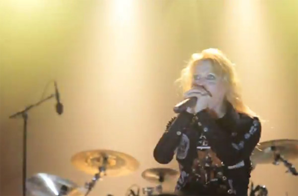 LOUD PARK 11出演のARCH ENEMY、新ミュージックビデオ「Bloodstained Cross」を公開！ | 激ロック ニュース