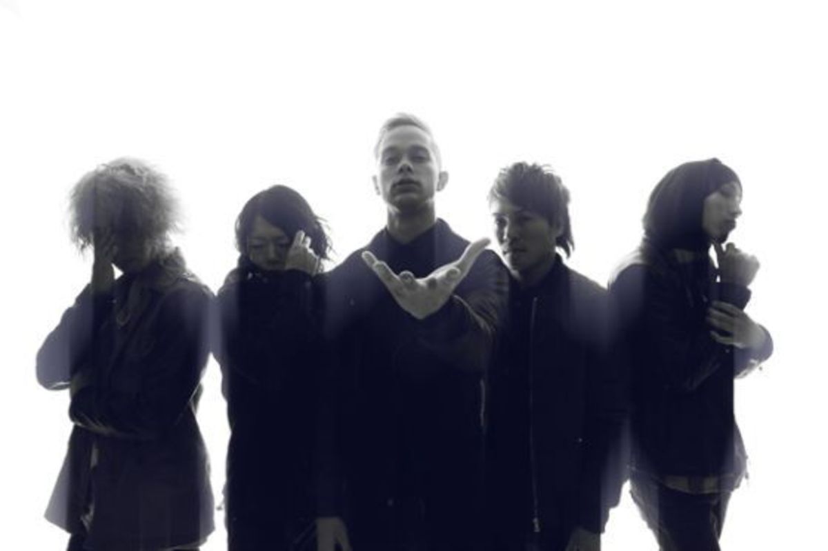 coldrain、オフィシャル・バンド・スコアのリリース決定！メンバーの実演解説DVD付き、インタビューや機材紹介、ライヴ写真など充実の内容で ...