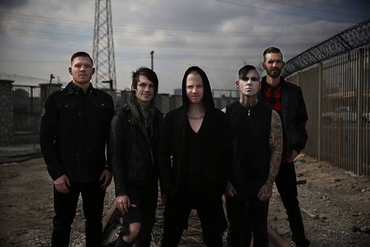 A SKYLIT DRIVE、新メンバーとしてBrandon Rage（ex-MOTIONLESS IN WHITE）、Michael ...
