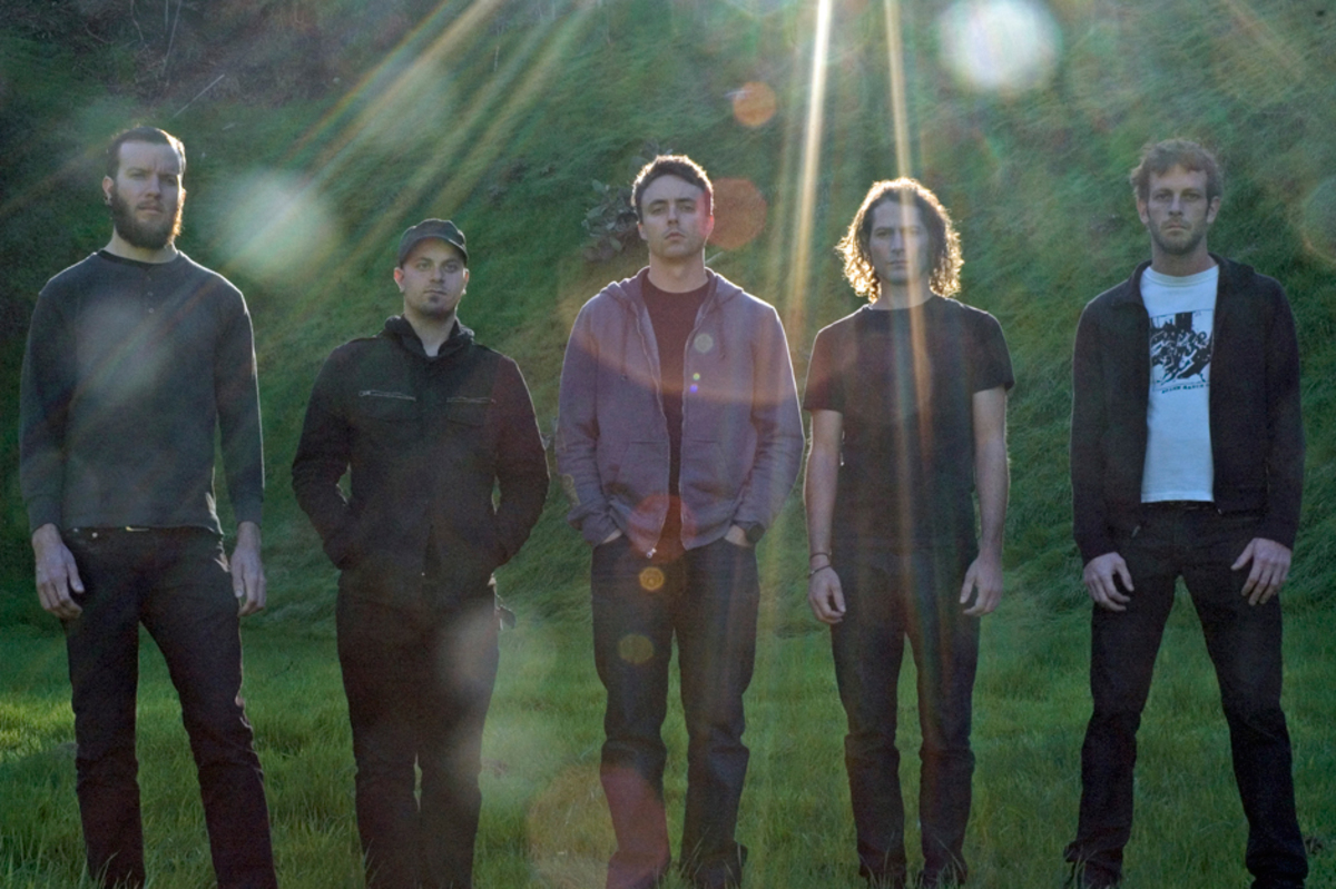 伝説的ポスト・メタル・バンド ISIS、故Caleb Scofield（CAVE IN etc.）追悼ライヴにて"CELESTIAL"の名で ...