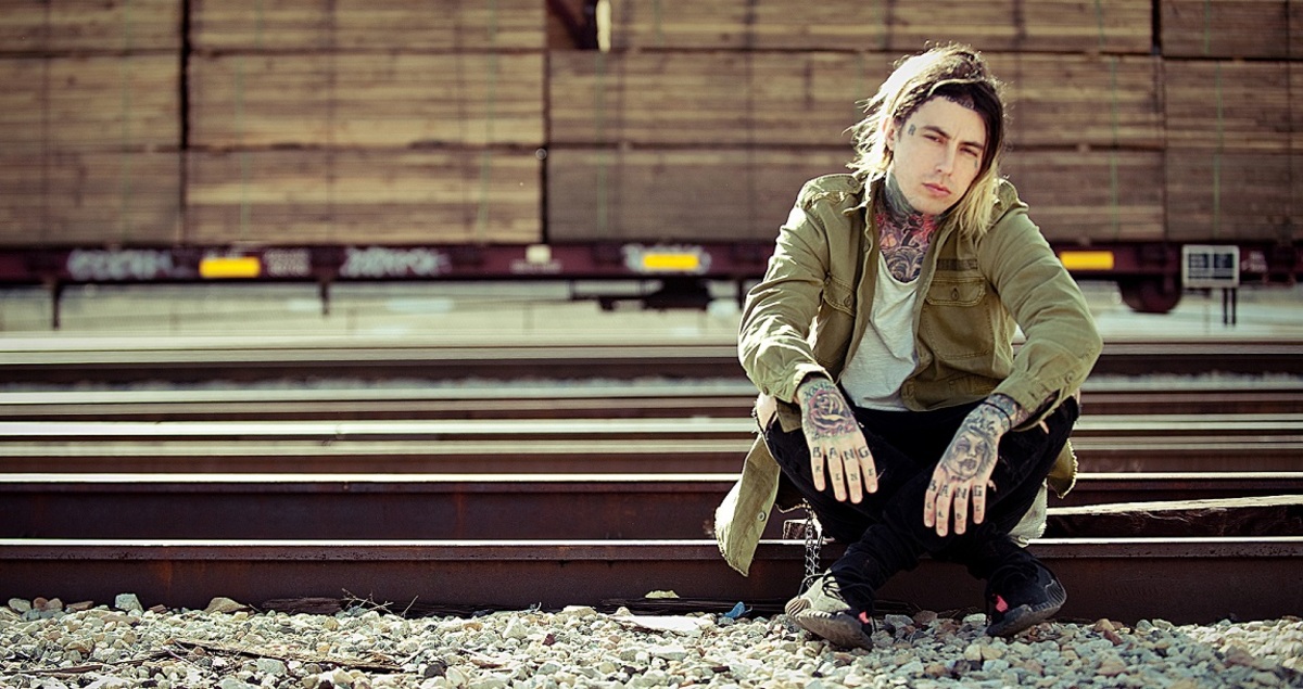 FALLING IN REVERSE、シングル「Popular Monster」が"Mediabase Active Rock Chart"で ...