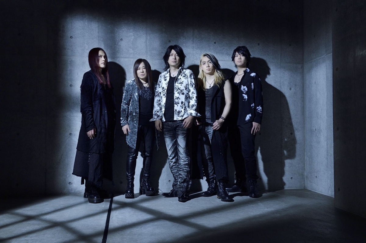 GALNERYUS、3/1リリースのスペシャル・アルバム『BETWEEN DREAD AND VALOR』から「LET US SHINE」MV ...
