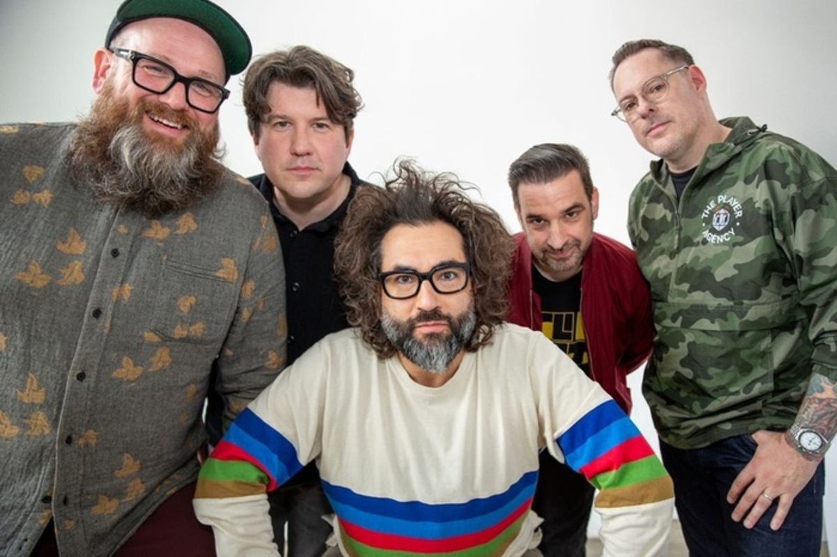 MOTION CITY SOUNDTRACK、ニュー・アルバム『The Same Old Wasted Wonderful World』よりPatrick Stump（FALL OUT BOY ...