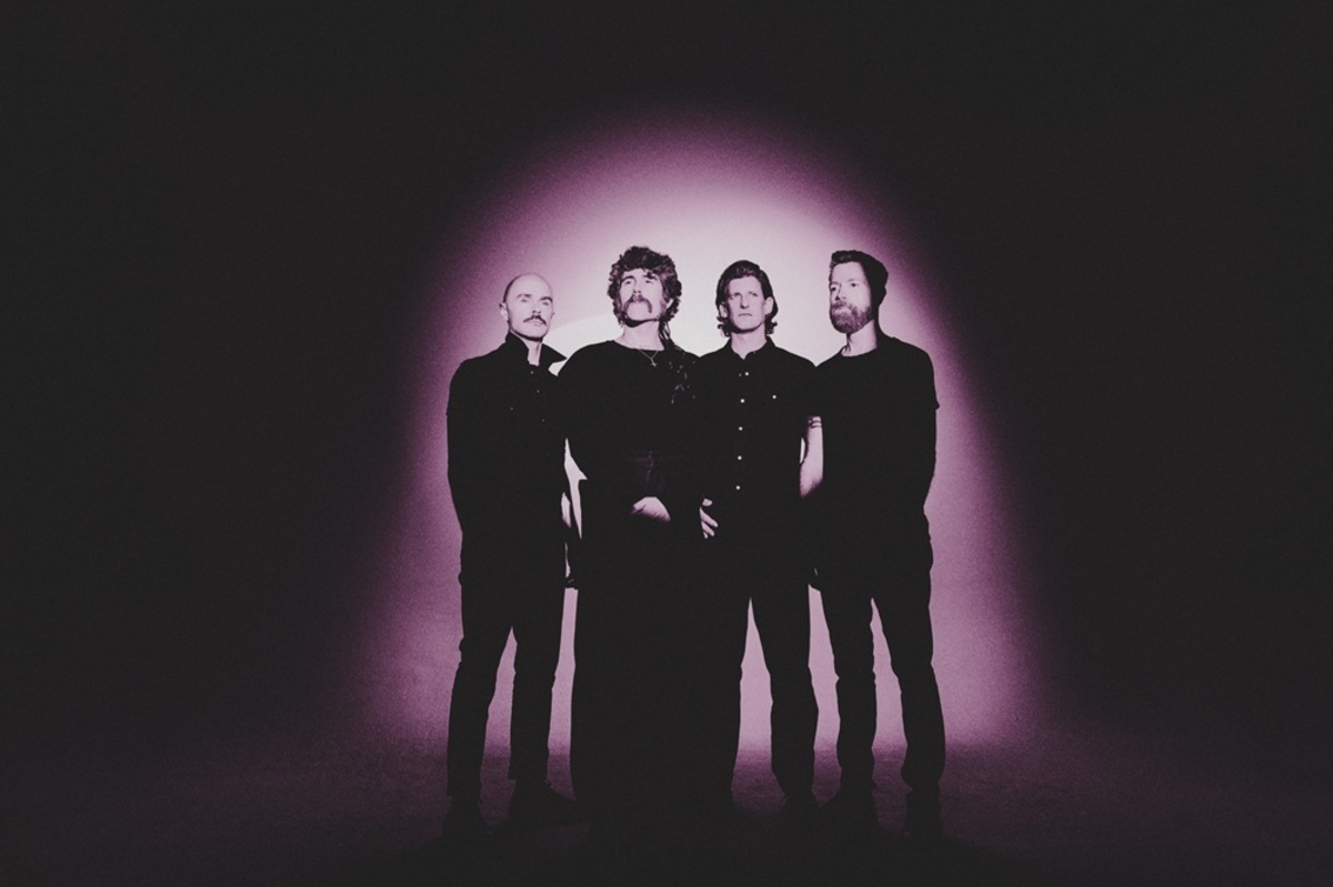 AFI、10/3リリースのニュー・アルバム『Silver Bleeds The Black Sun...』より新曲「Ash Speck In A Green Eye」公開！ | 激ロック ニュース